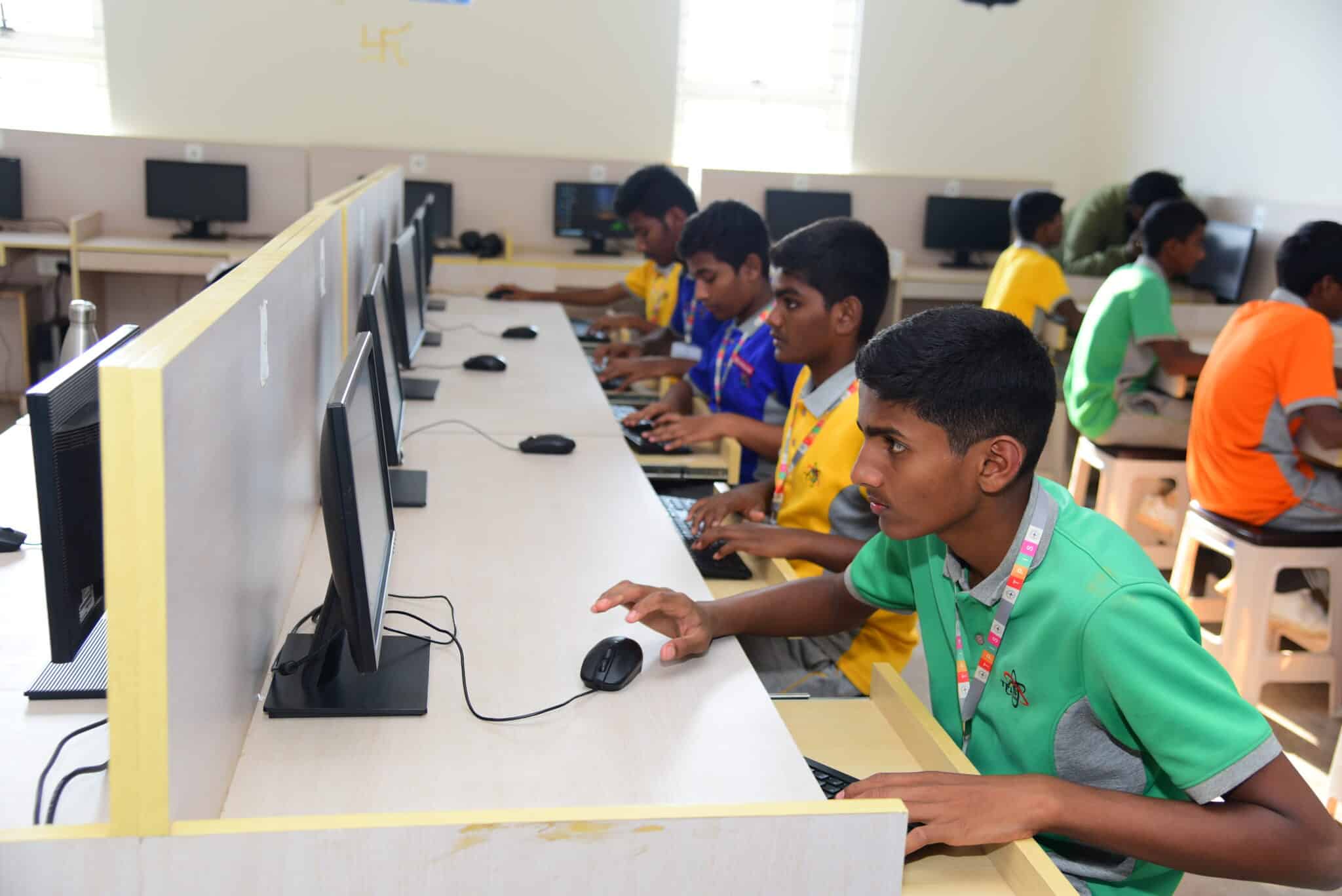Computer Lab - The Polaris International School